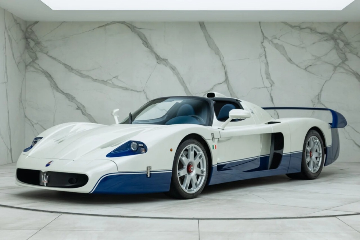 A la venta un Ferrari Enzo y un Maserati MC12 casi a estrenar ...
