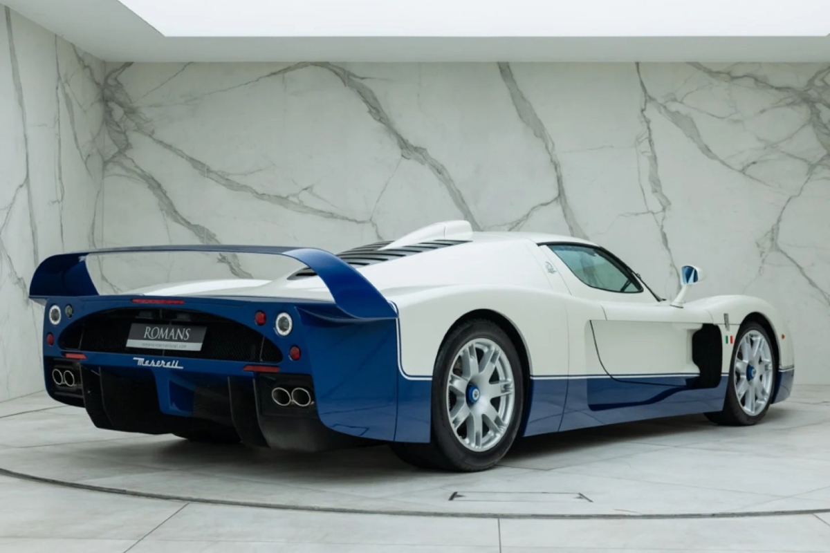 A la venta un Ferrari Enzo y un Maserati MC12 casi a estrenar ...