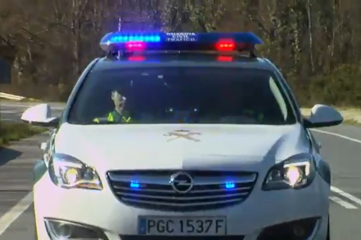 Este es el código de colores de las luces de la Guardia Civil que debes ...