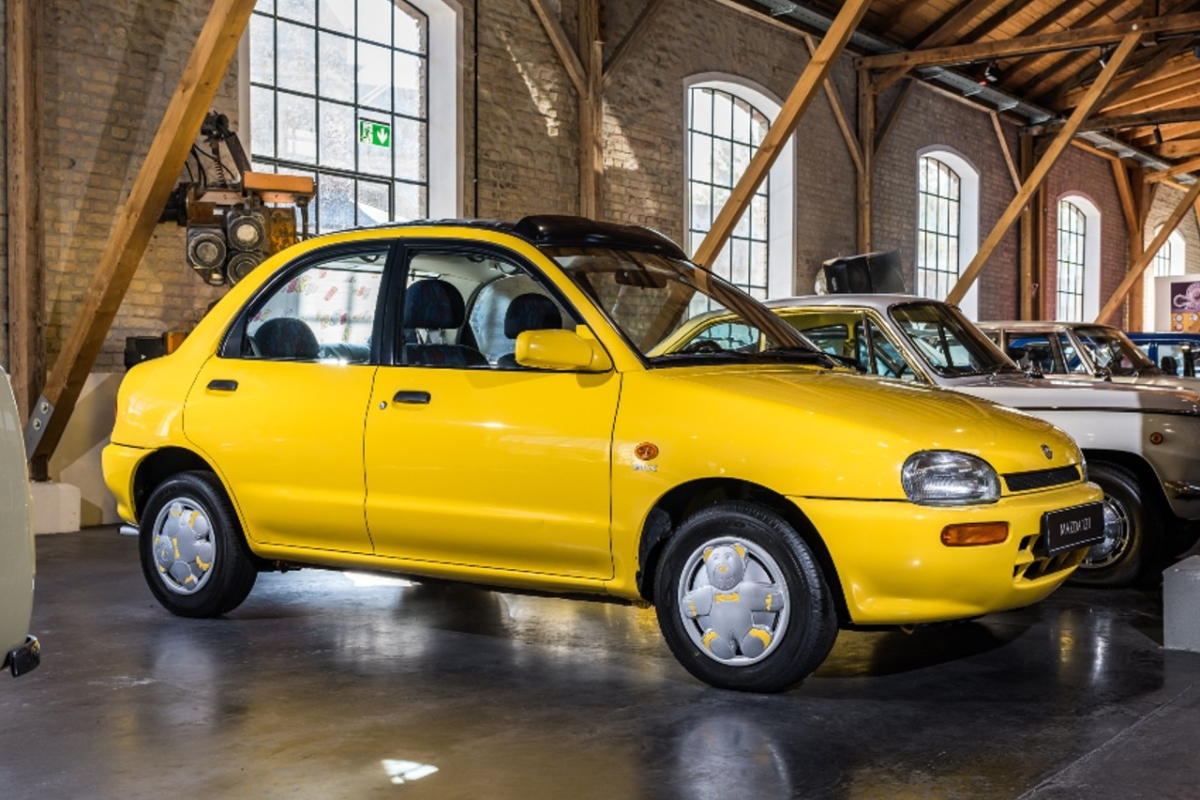 Mazda 121 ‘Goldy’ Limited Edition, el coche de los ositos Haribo ...