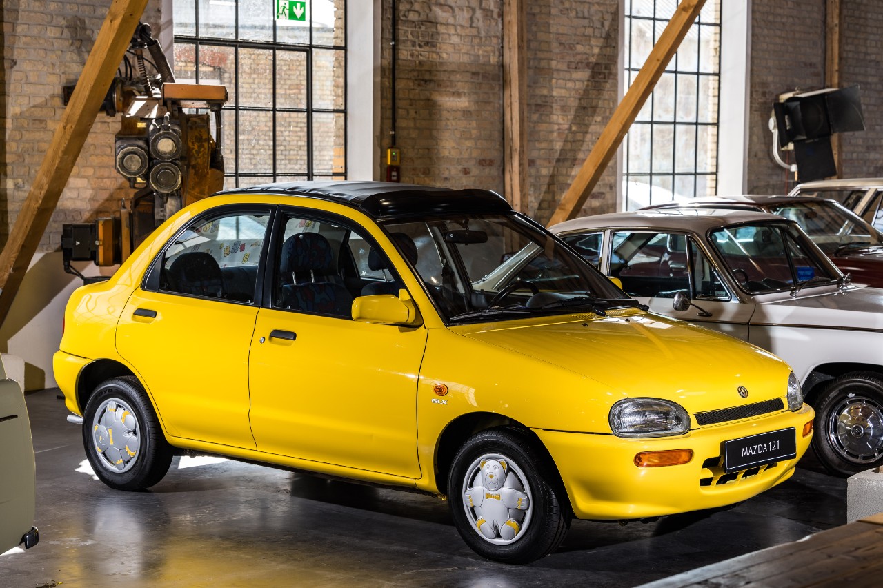Mazda 121 ‘Goldy’ Limited Edition, el coche de los ositos Haribo ...