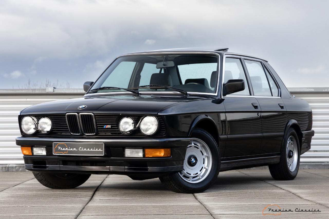A la venta un BMW M535i (E28) de 1985 con 30.000 kilómetros ...