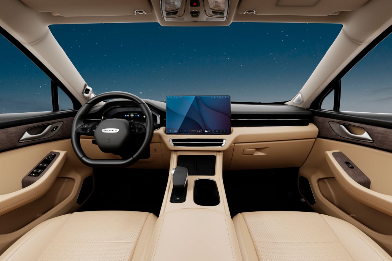 Llega a España el SERES 5, un SUV eléctrico muy tecnológico y con hasta 500 kilómetros de ...