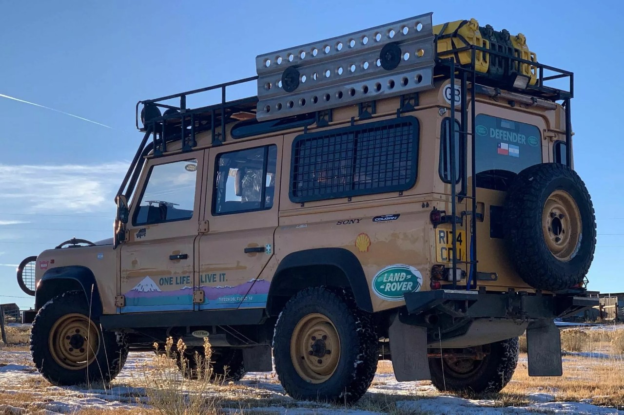 Sale a subasta un Land Rover Defender 110 Camel Trophy de 1998 ...