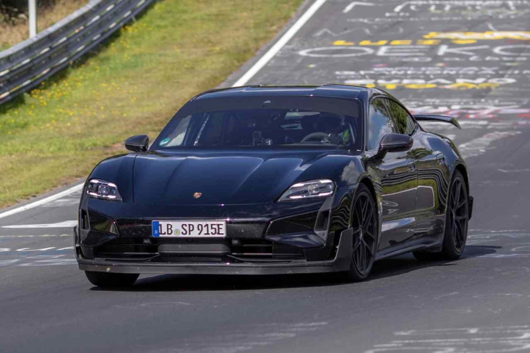 Un prototipo del Porsche Taycan fulmina el récord de vuelta del Tesla ...