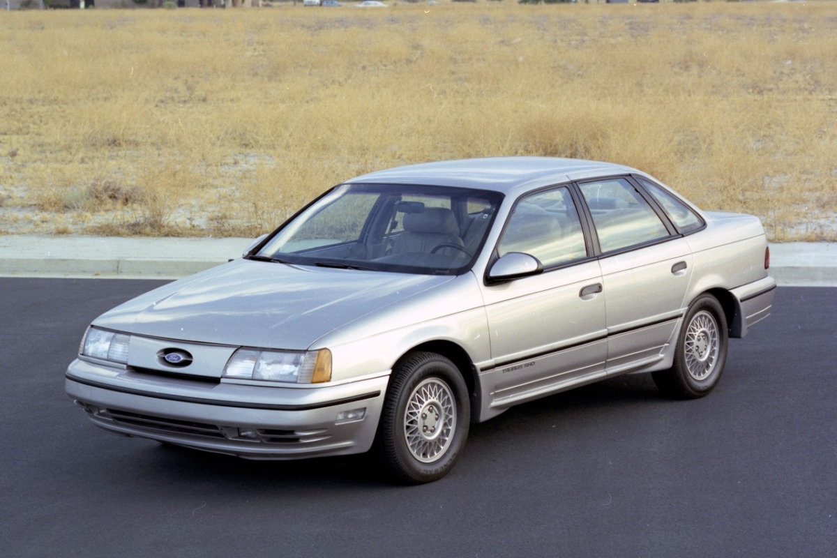 Ford Taurus, el coche que salvó a Ford de la quiebra en los 80 ...