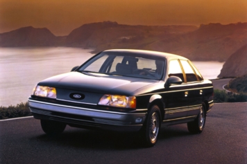 Ford Taurus, el coche que salvó a Ford de la quiebra en los 80 ...