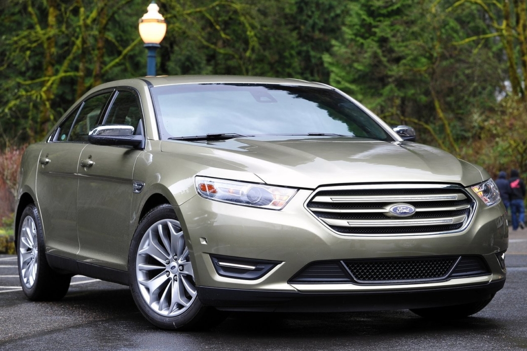 Ford Taurus, el coche que salvó a Ford de la quiebra en los 80 ...