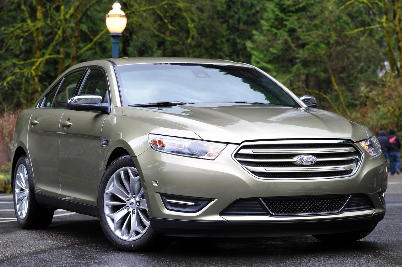 Ford Taurus, el coche que salvó a Ford de la quiebra en los 80 ...