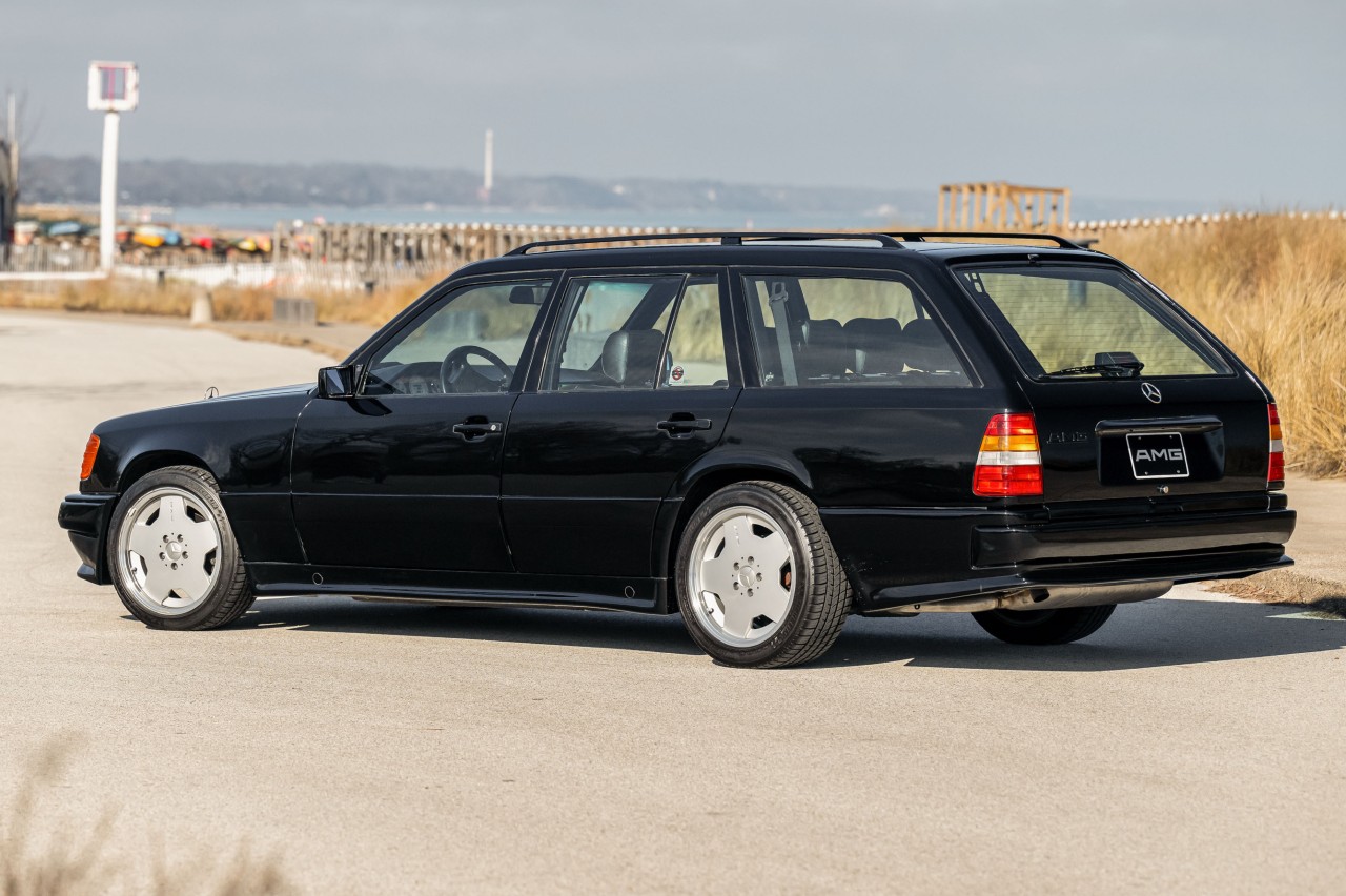 Mercedes-Benz 300 TE 6.0 AMG 'The Mallet': el “pequeño” familiar ...