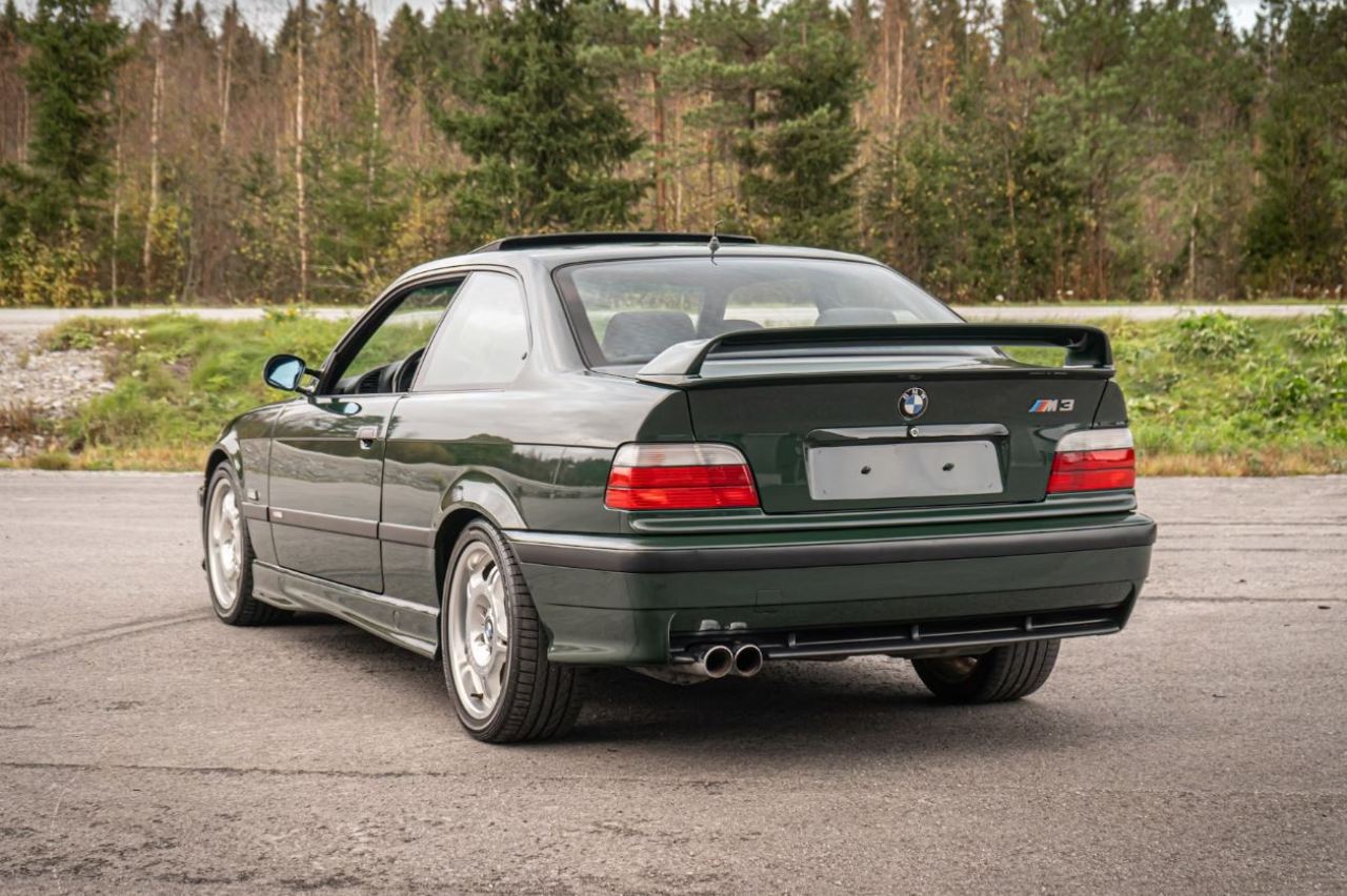 A subasta un BMW M3 GT, lo más de lo más de la generación E36 ...