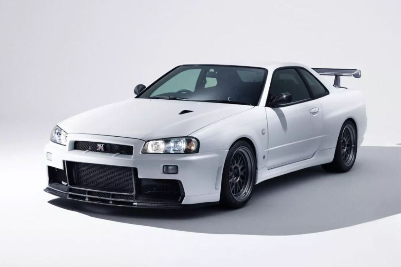 Solo había una forma de mejorar el Nissan Skyline GT-R R34 y Built By ...