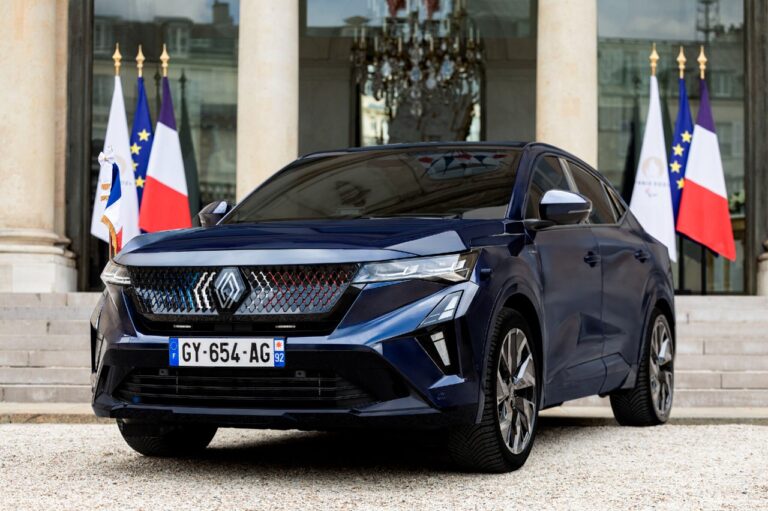 El Renault Rafale fabricado en España, nuevo coche oficial del ...