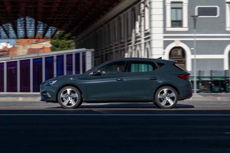 PRUEBA en VÍDEO del SEAT León 1.5 e-Hybrid 2024 - Periodismo del Motor