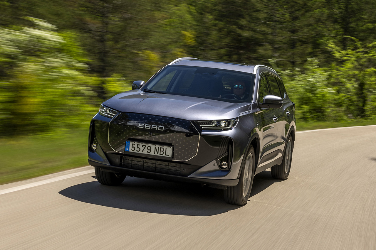 PRUEBA del EBRO S700 PHEV Luxury: la opción más lógica