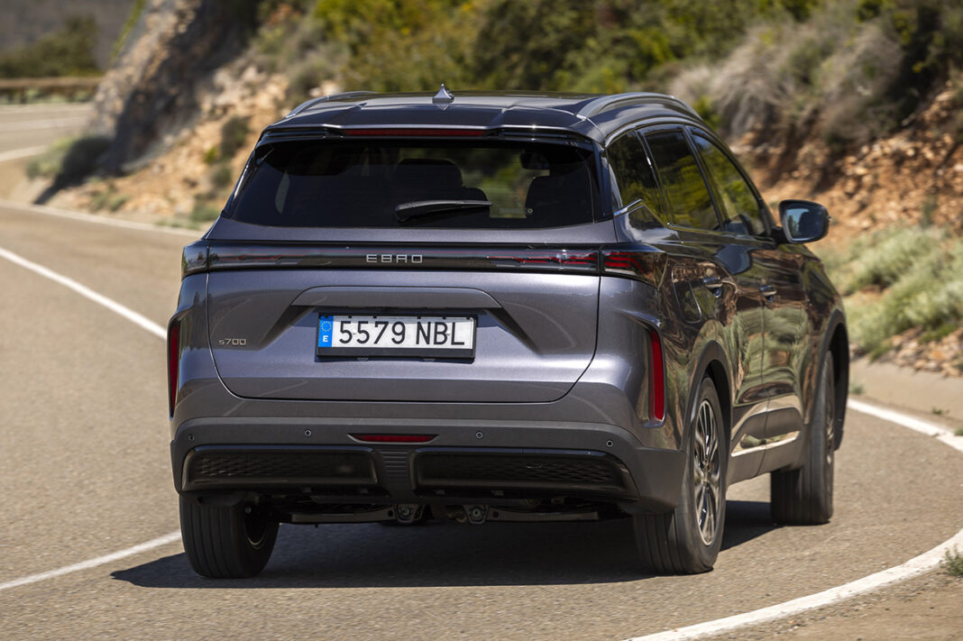 PRUEBA del EBRO S700 PHEV Luxury: la opción más lógica