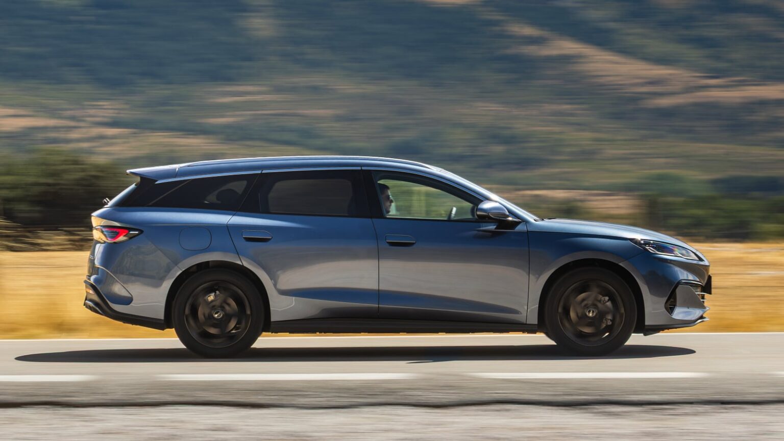 El nuevo BYD SEAL 6 DM-i Touring y BYD SEAL 6 DM-i ya tienen precio en ...