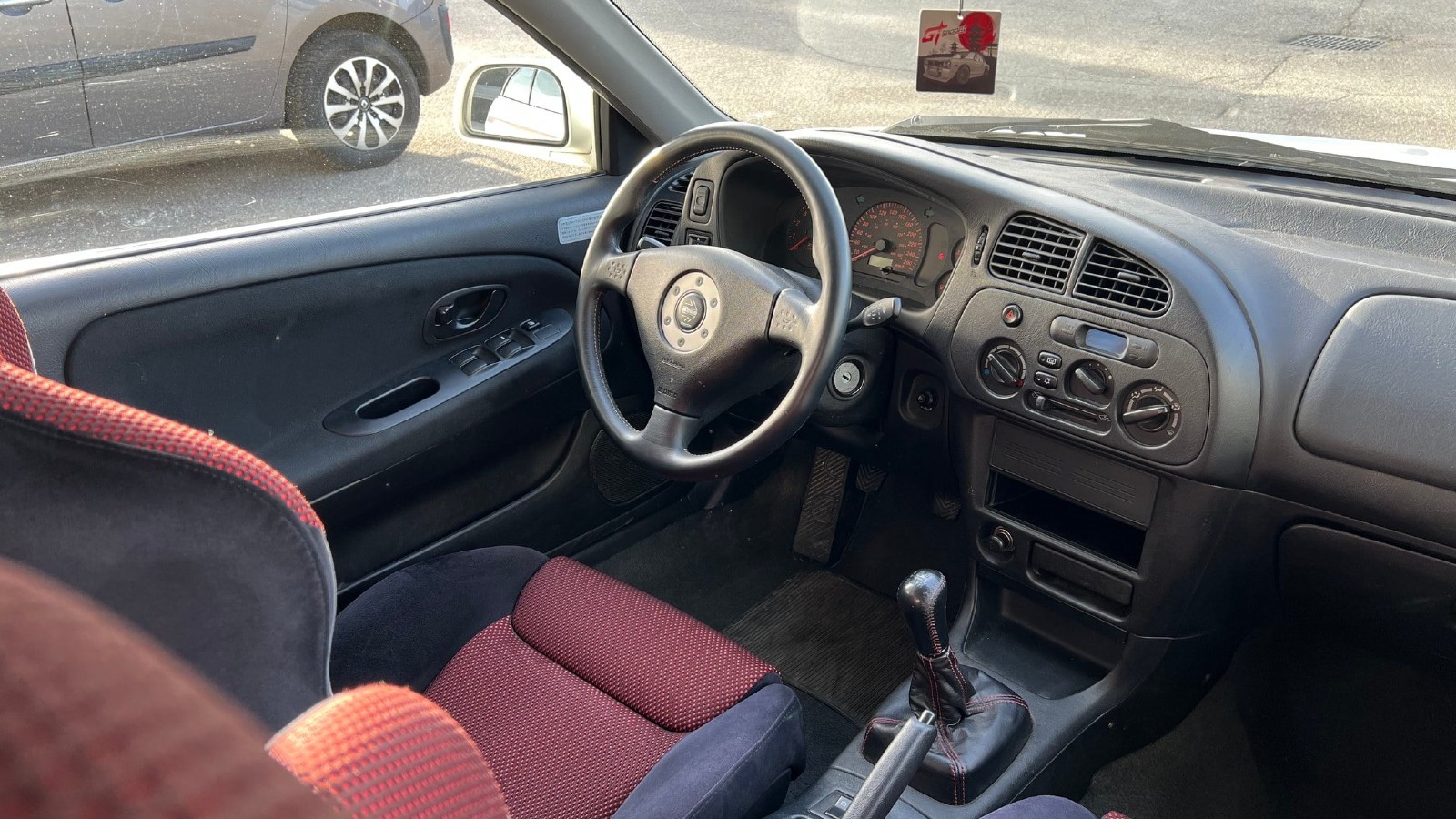 A subasta un raro Mitsubishi Lancer Evolution VI Tommi Mäkinen Edition ...