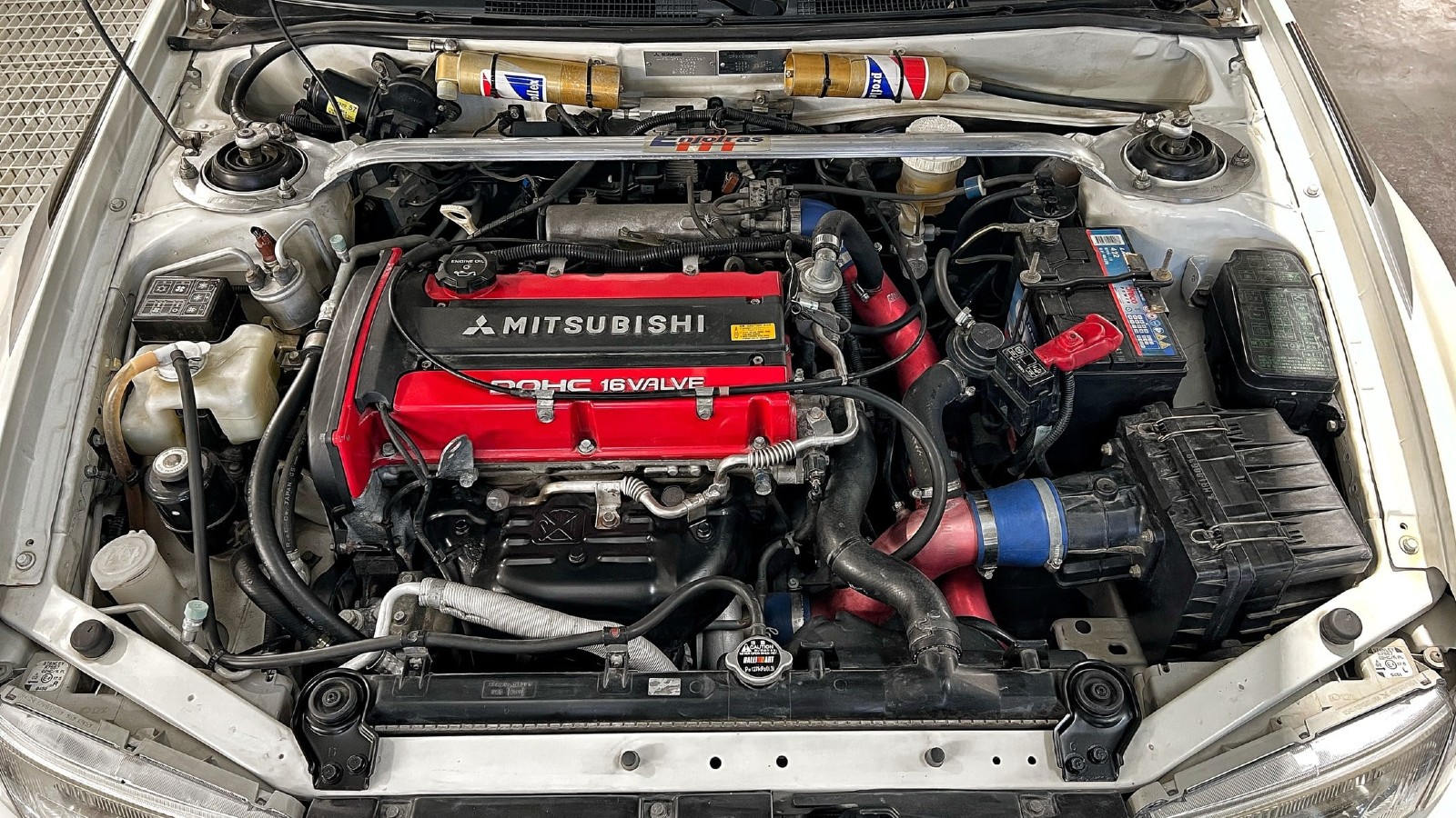 A subasta un raro Mitsubishi Lancer Evolution VI Tommi Mäkinen Edition ...