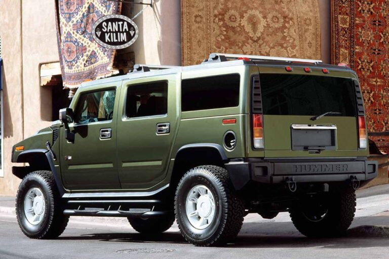 Los coches de Jeffrey Epstein: intentó importar un Toyota muy lujoso ...